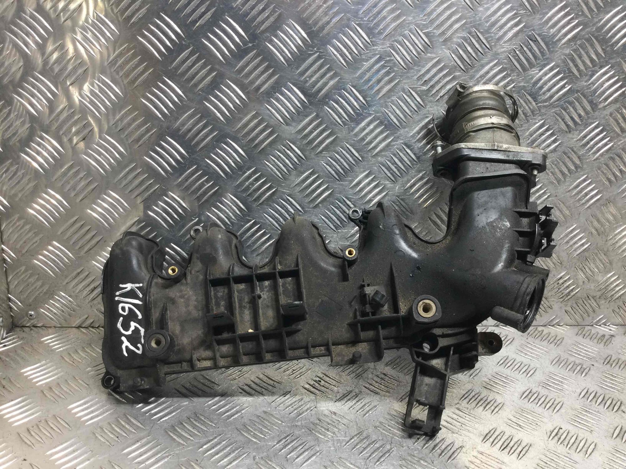 Б/У Коллектор впускной Ford Focus 2 поколение (2005-2008) 2010 г.