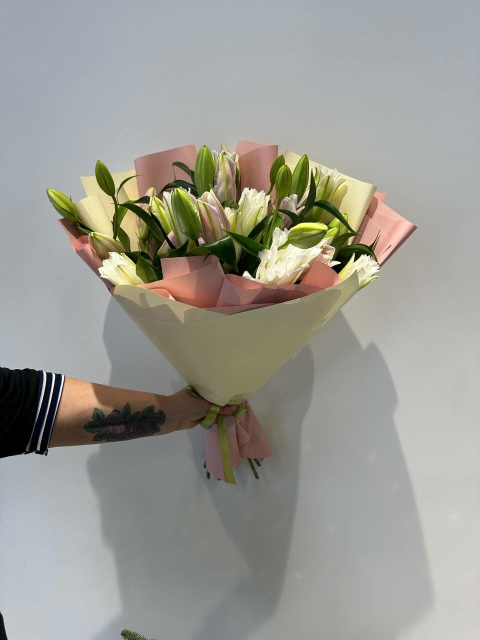 Букет из 7 белых лилий Чистота и элегантность