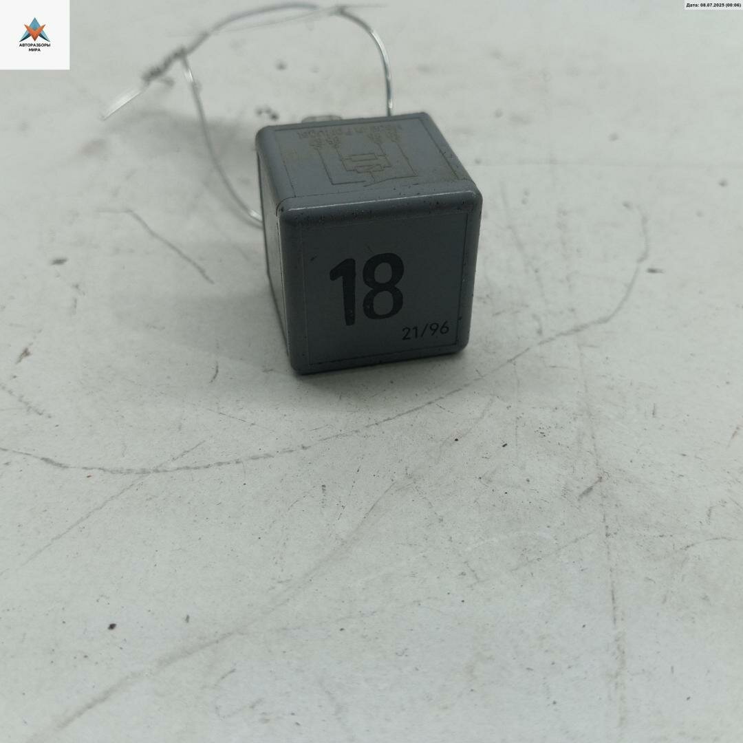 Блок управления вентилятором (реле) Volkswagen Sharan 1996 191937503