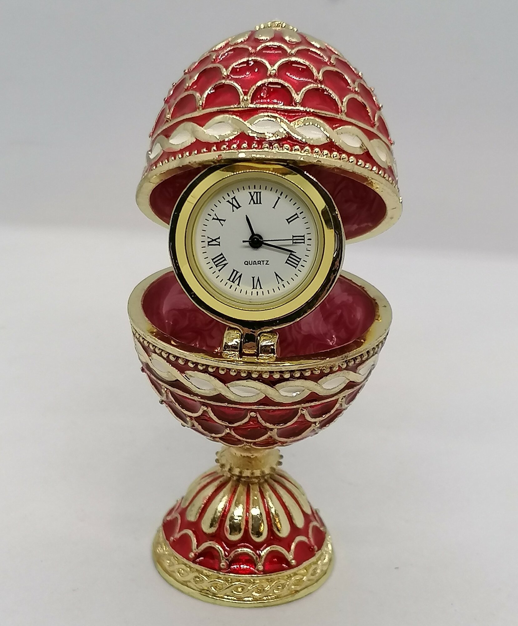 Яйцо-шкатулка Фаберже с часами, для украшений. арт. 897 красное.