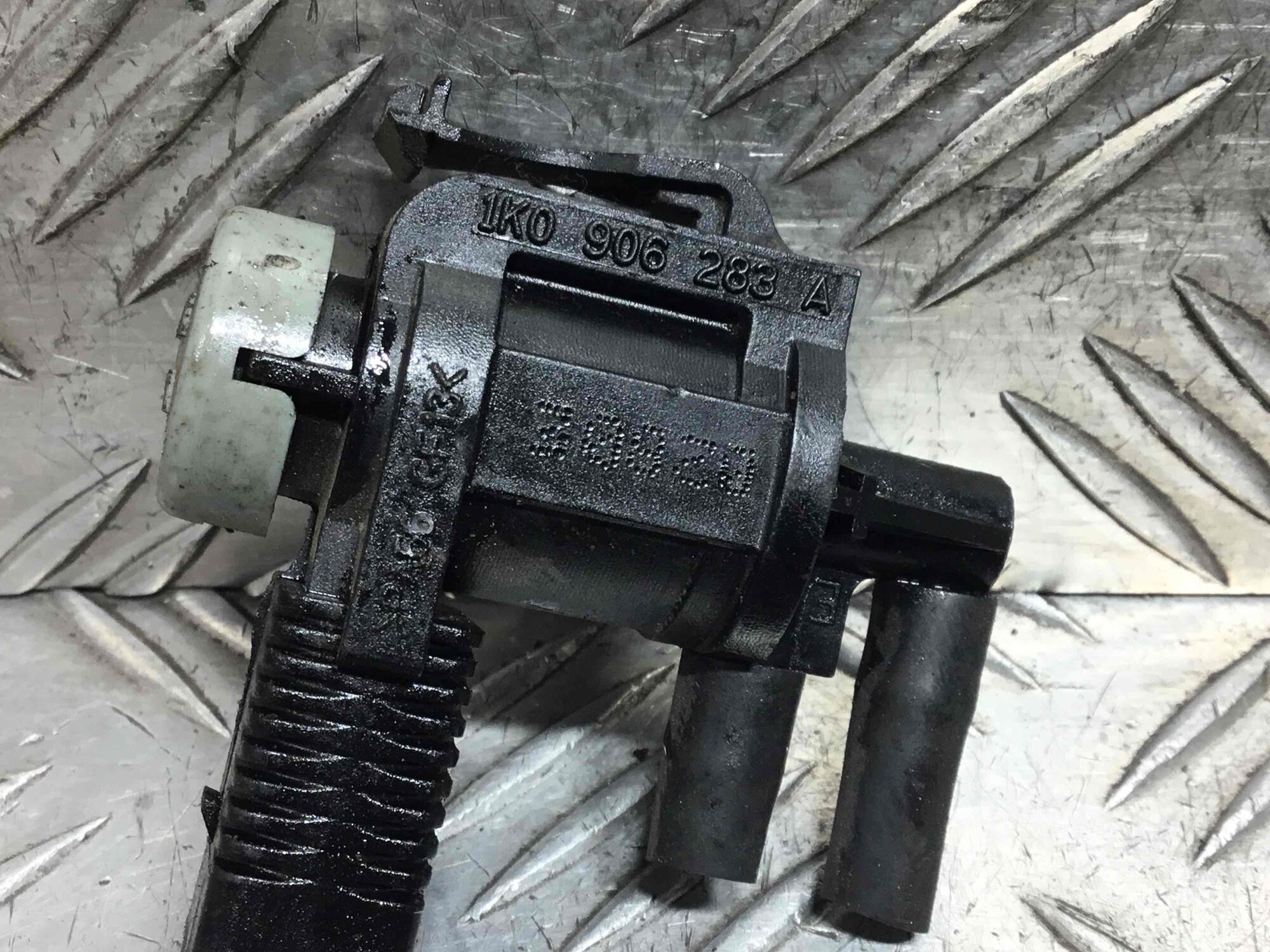 Б/У Клапан электромагнитный Volkswagen Passat B6 (2005-2010) 2009 г.