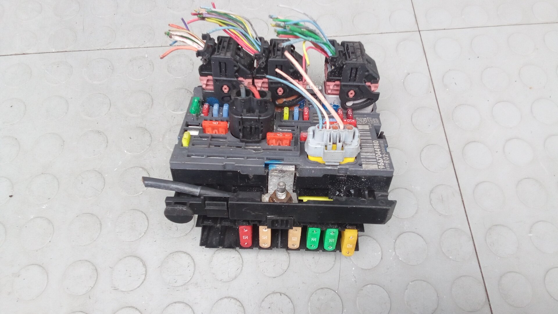 Блок предохранителей PEUGEOT 3008 1, Номер 9667044980