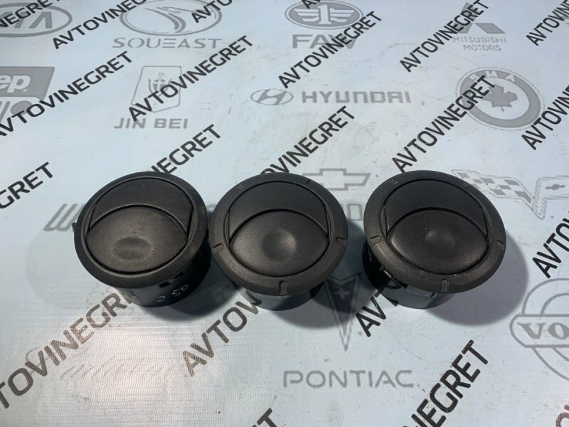 Дефлектор воздуховод Renault Logan цена за штуку! Б/У с пробегом