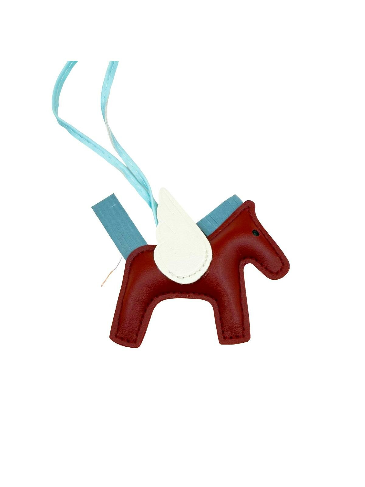 Брелки-подвески в виде Ангела-Пегаса ручной работы с детальной резьбой и набивкой