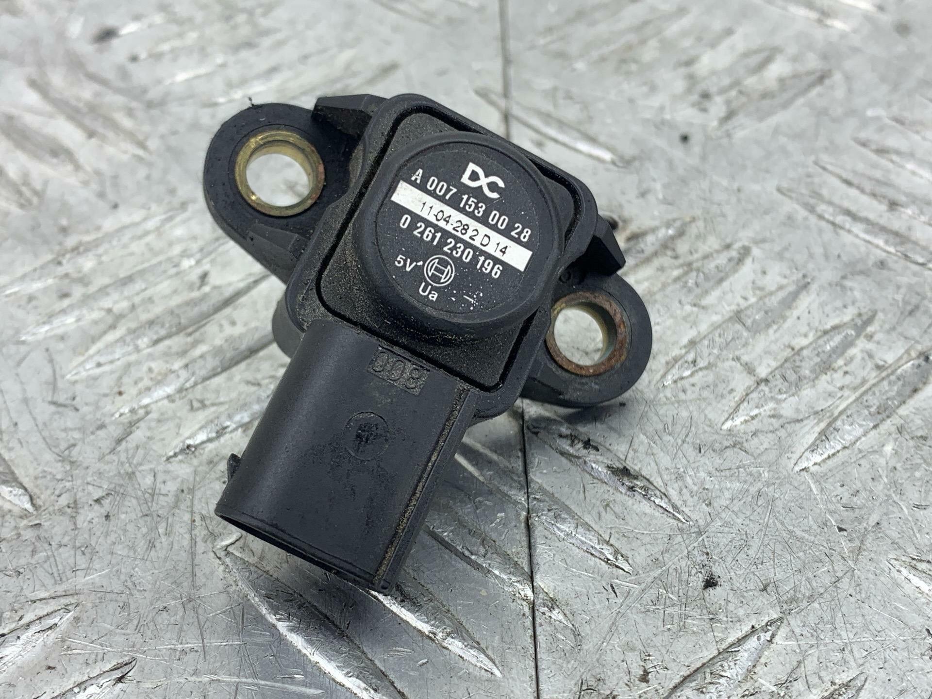 Датчик давления наддува Mercedes-Benz Sprinter W906 (2006 - 2014) A0071530028