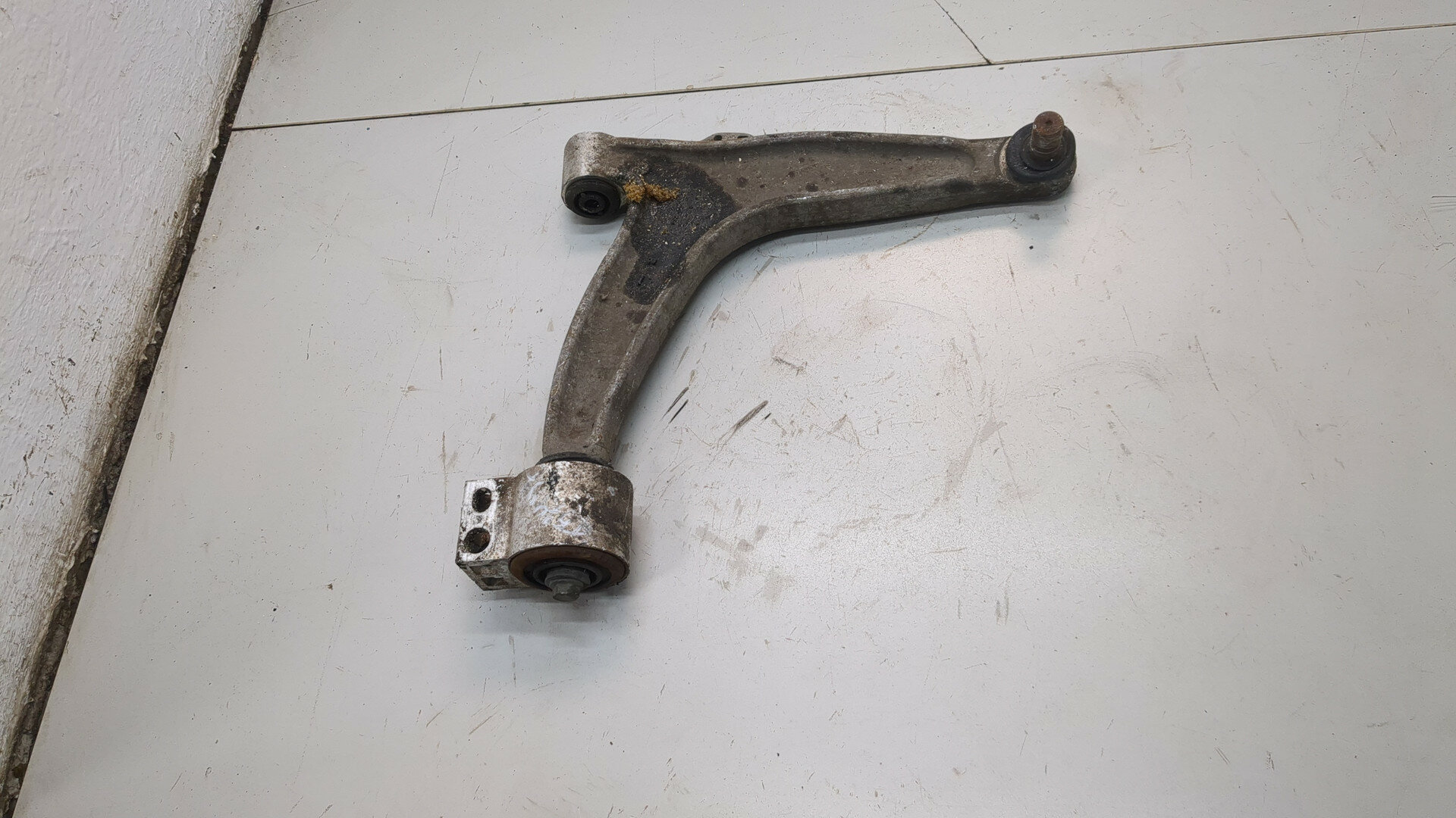 Рычаг подвески правый передний Opel Vectra C Б/У