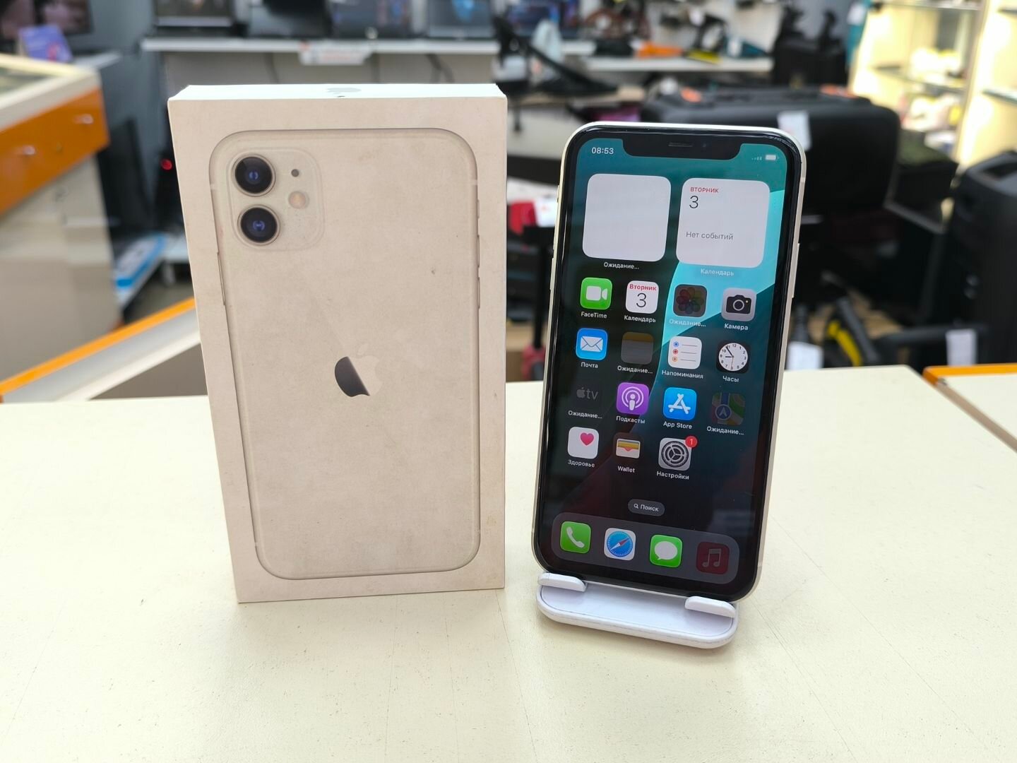 Смартфон Apple iPhone 11 64 ГБ, Dual: nano SIM + eSIM, белый, б/у