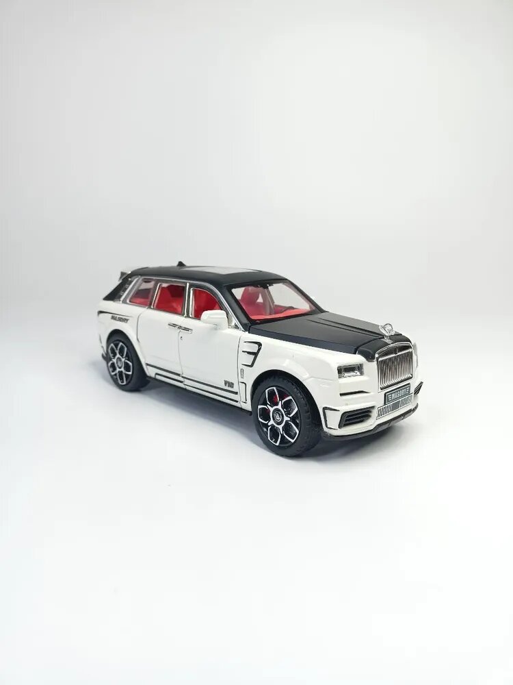 Игрушечная машинка Rolls-Royce Cullinan 1:24 Белый/Черный Металл, Инерционный механизм