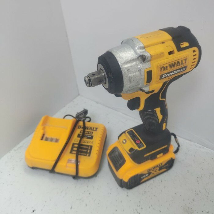 Гайковерт DeWALT Impact wrench