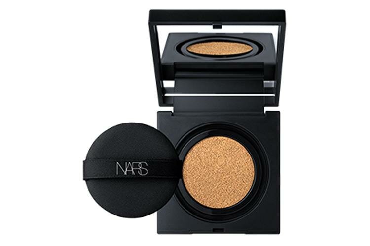 Тональный крем женский NARS Глянцевая стойкая воздушная подушка, оттенок #DEAUVILLE Soft beige 12g
