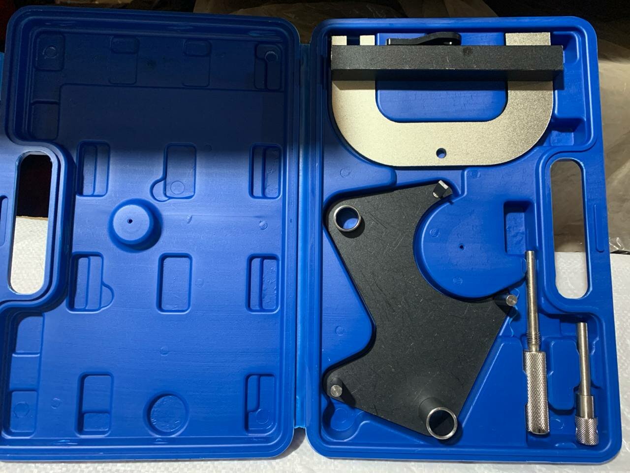 Набор для установки фаз ГРМ для RENAULT (1.4L, 1.6L, 1.8L, 2.0L 16v), пластиковый кейс.