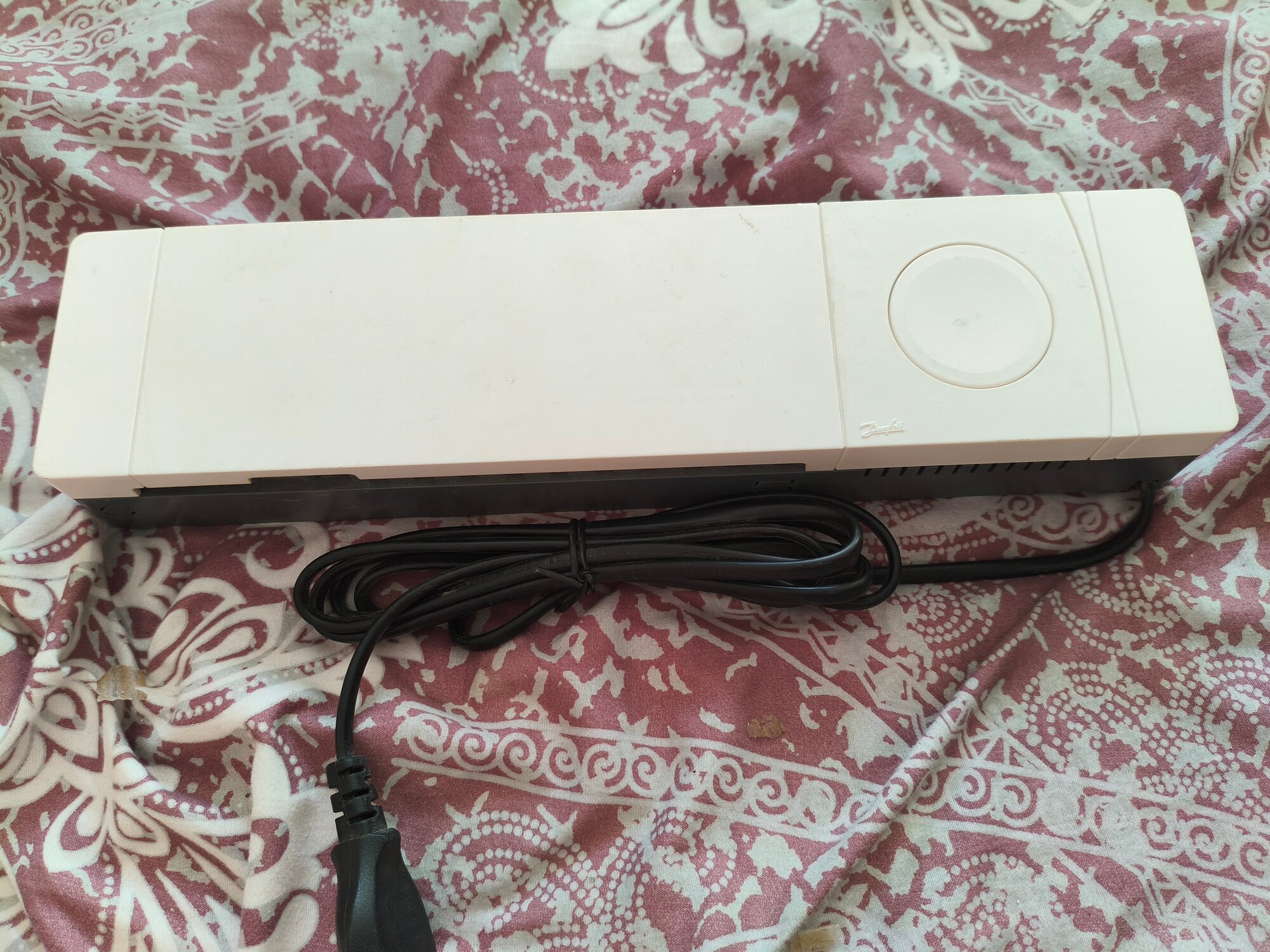 Hydronic Controller 10 Outputs 014G0210 Danfoss A/S 230V~ / 25 VA / Relay: 8 (2) A 230V- 868. 42 MHz <1mW/IP30 / Denmark