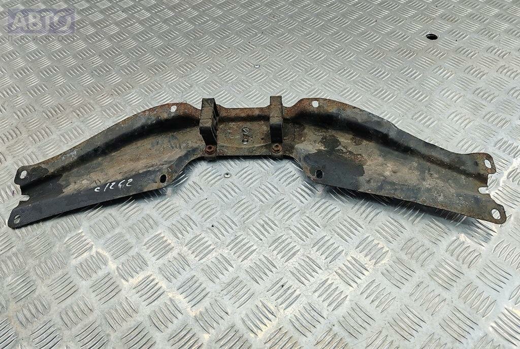 Кронштейн глушителя Volkswagen Golf-4