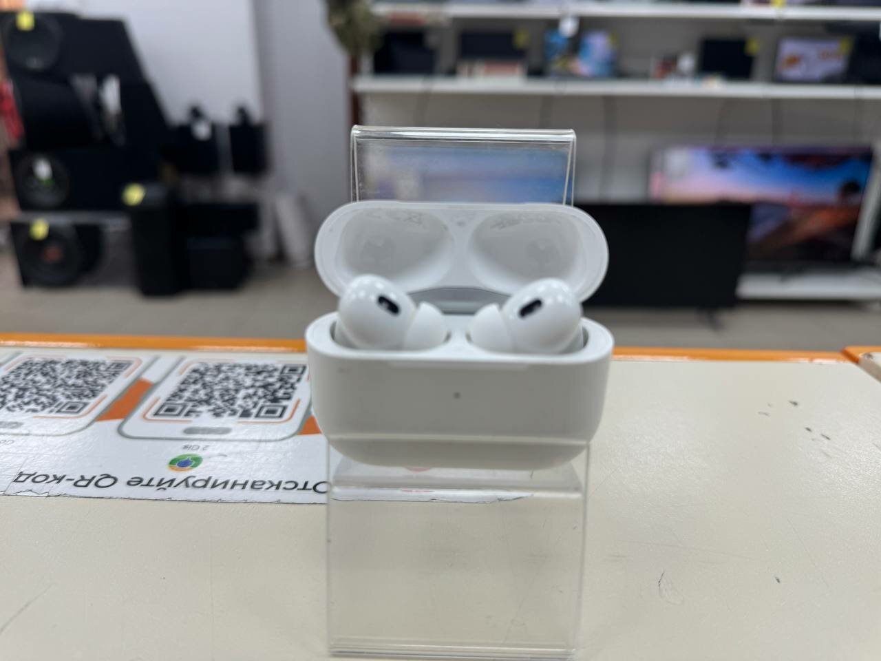 Беспроводные наушники Apple AirPods Pro 2, MagSafe Charging Case, USB-C, White, уцененный товар