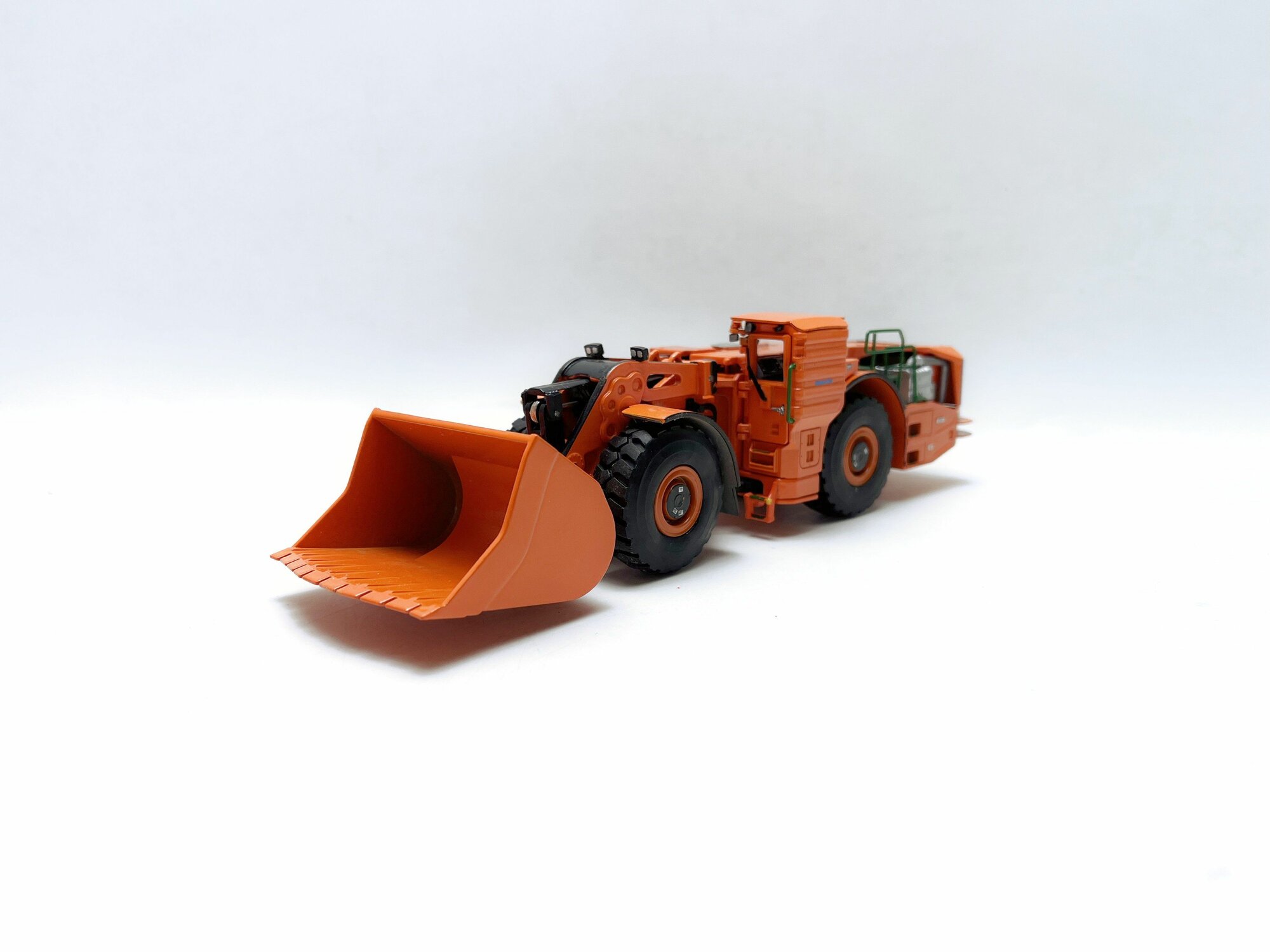 KOMNTSU Машина-погрузчик масштаба 1:50 WX22H Komatsu Hybrid Wheel Loader Die-Cast Model