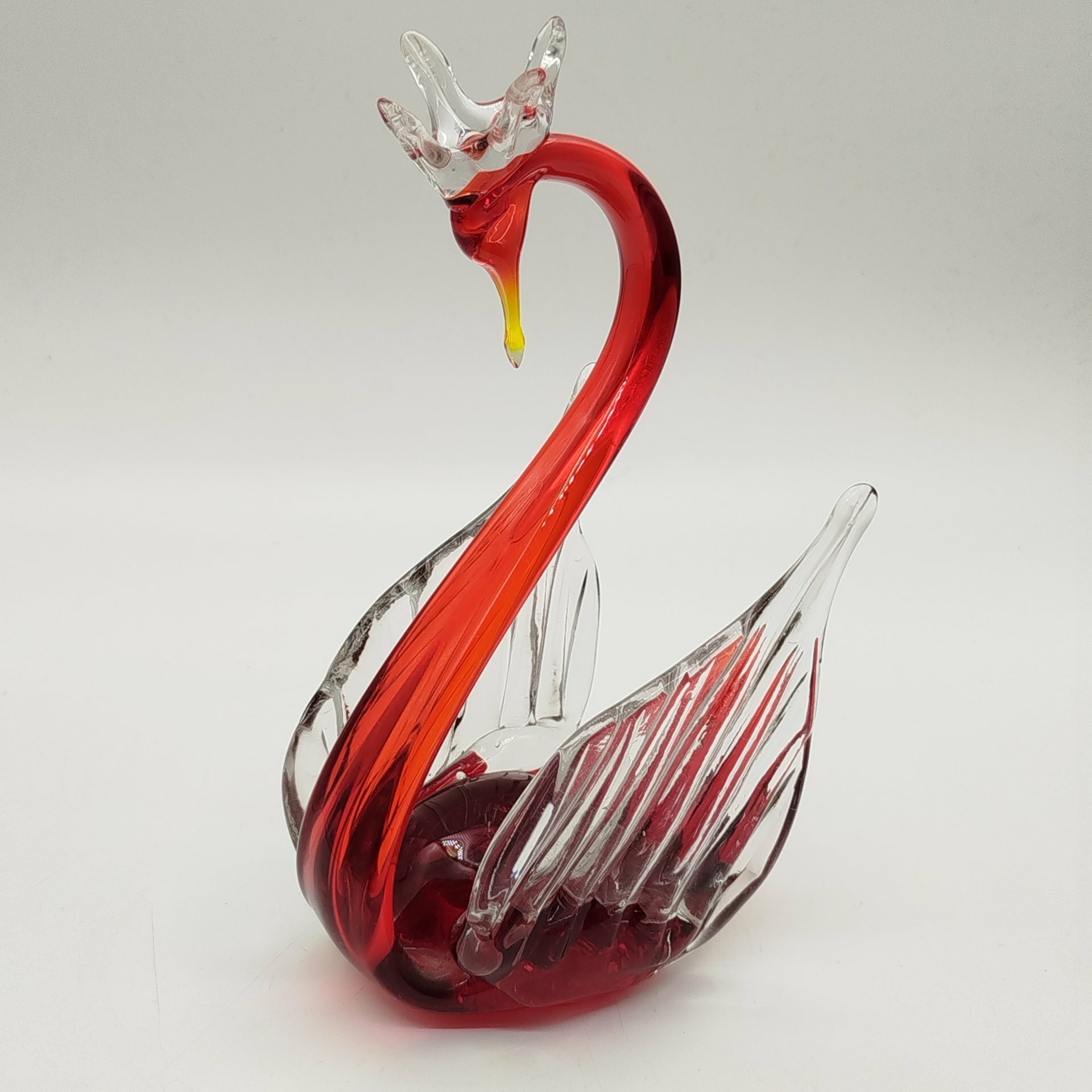 Статуэтка "Царевна-Лебедь", цветное стекло, гутная техника