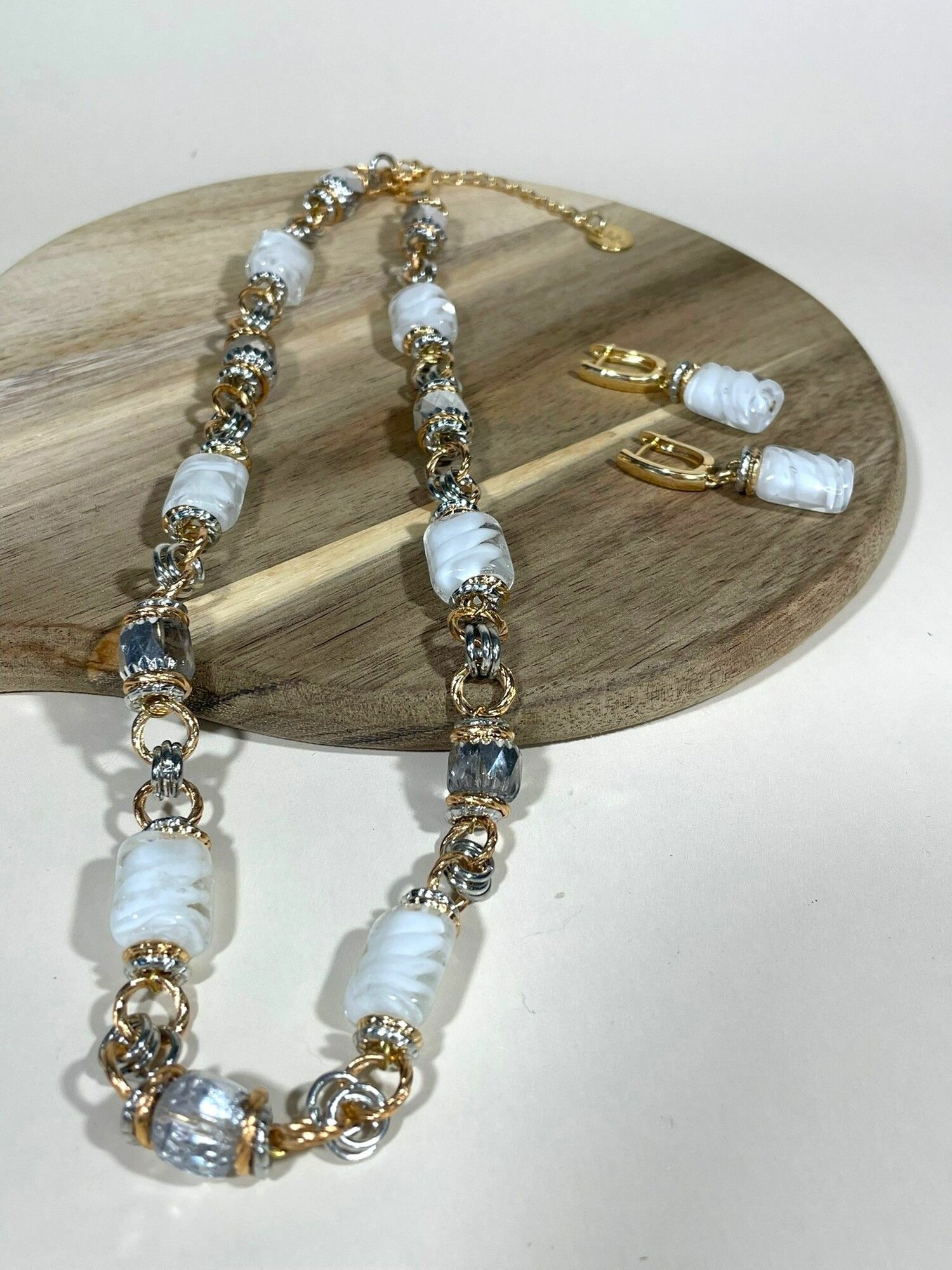 Комплект бижутерии: колье, серьги, стекло, металл, жемчуг имитация, муранское стекло