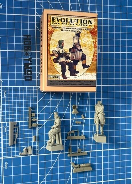 EM-35039 Фигурка для самостоятельной росписи 1:35 German Panzergrenadiers WW2 Bakers dozen 3