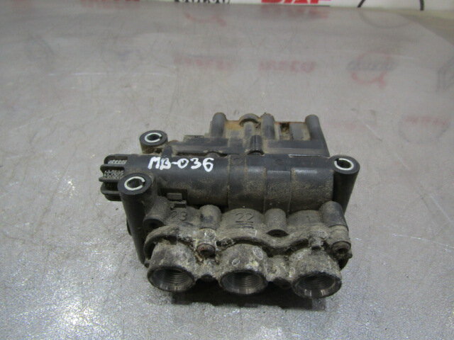 Блок клапанов пневматической системы WABCO, Mercedes Actros, Axor