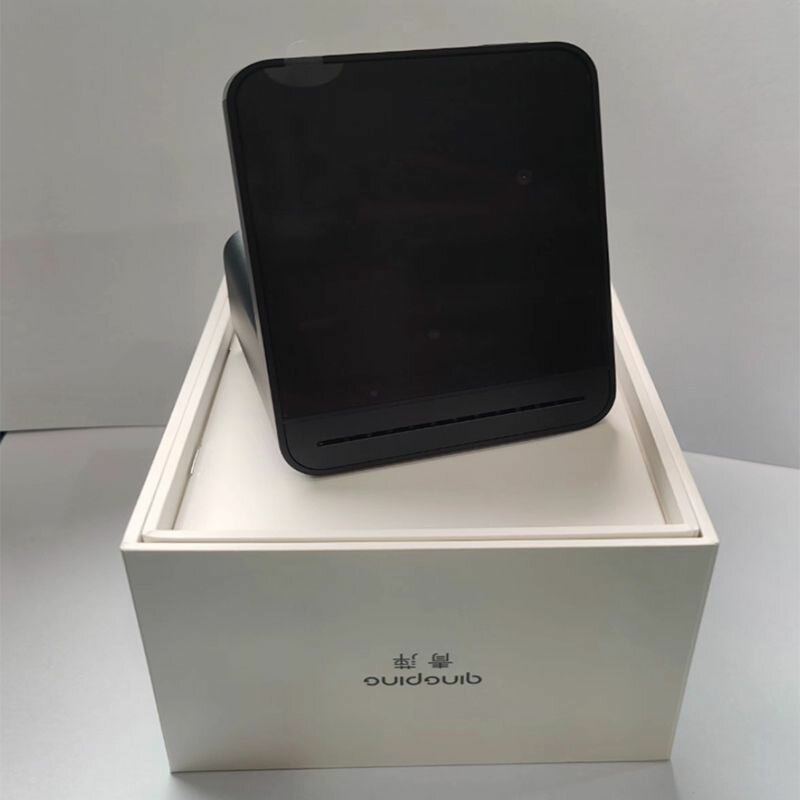 Датчик воздуха Qingping Air Detector 2 подключается к приложению Xiaomi Mijia для использования дома и оснащен модулем для измерения PM2.5, будильником с функцией измерения температуры и влажности, а также функцией обнаружения уровня CO2.