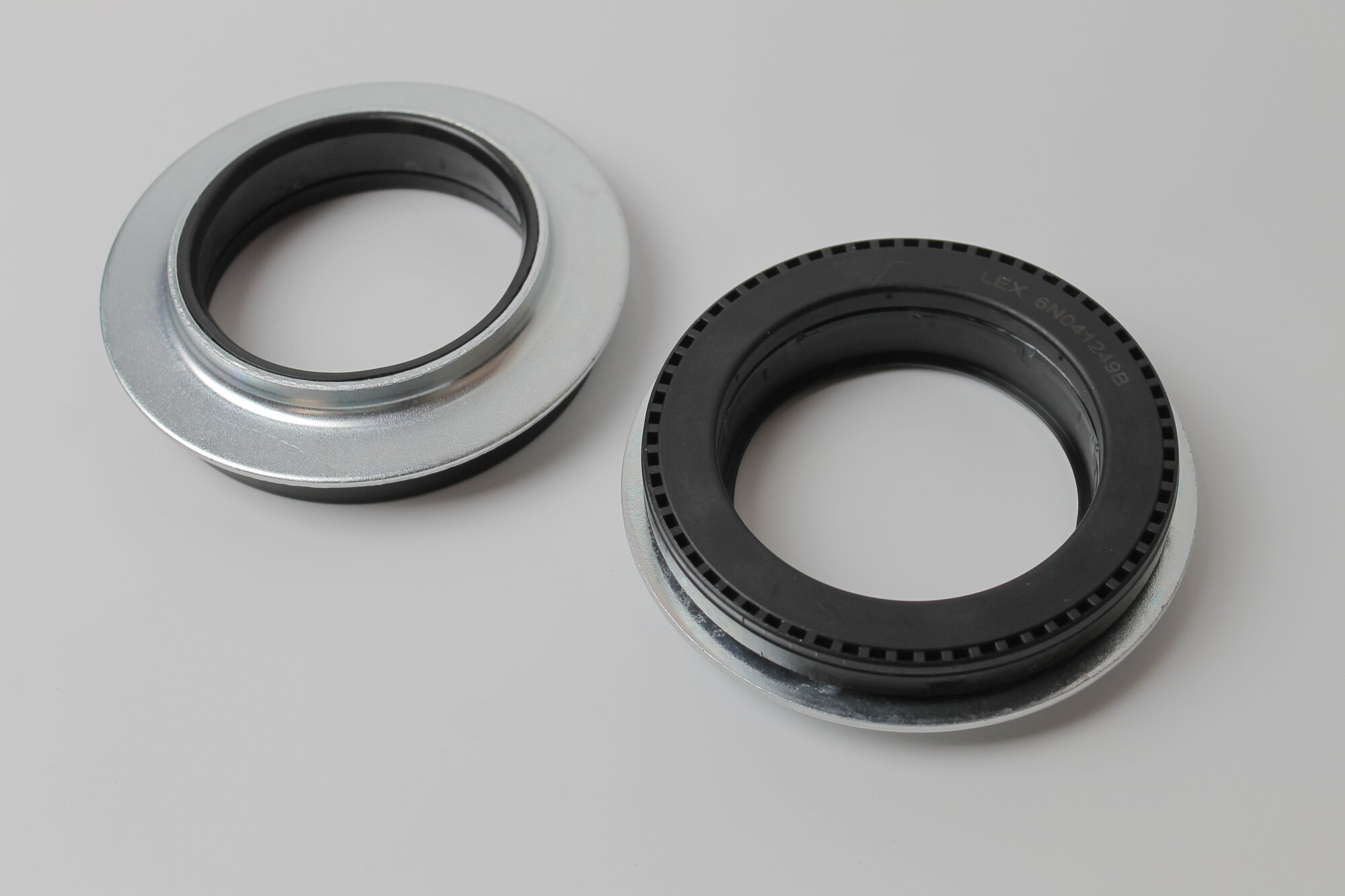 Комплект опорных подшипников передних амортизаторов SKODA Fabia 1/2, Roomster VOLKSWAGEN Polo 4