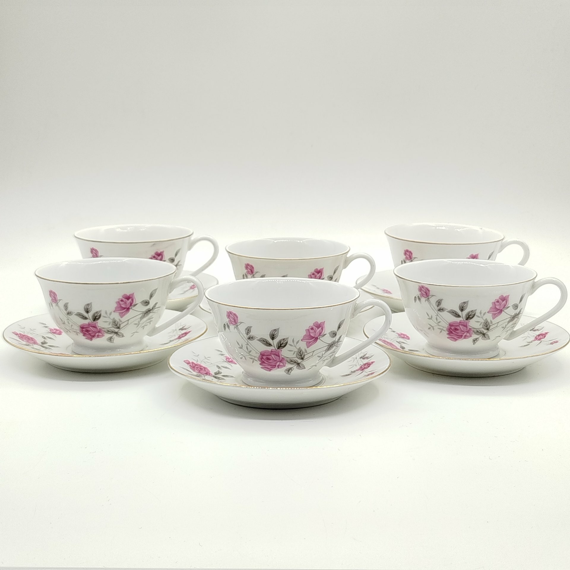Набор из 6-ти чайных пар с изображением роз, фарфор, деколь, золочение, Китай
