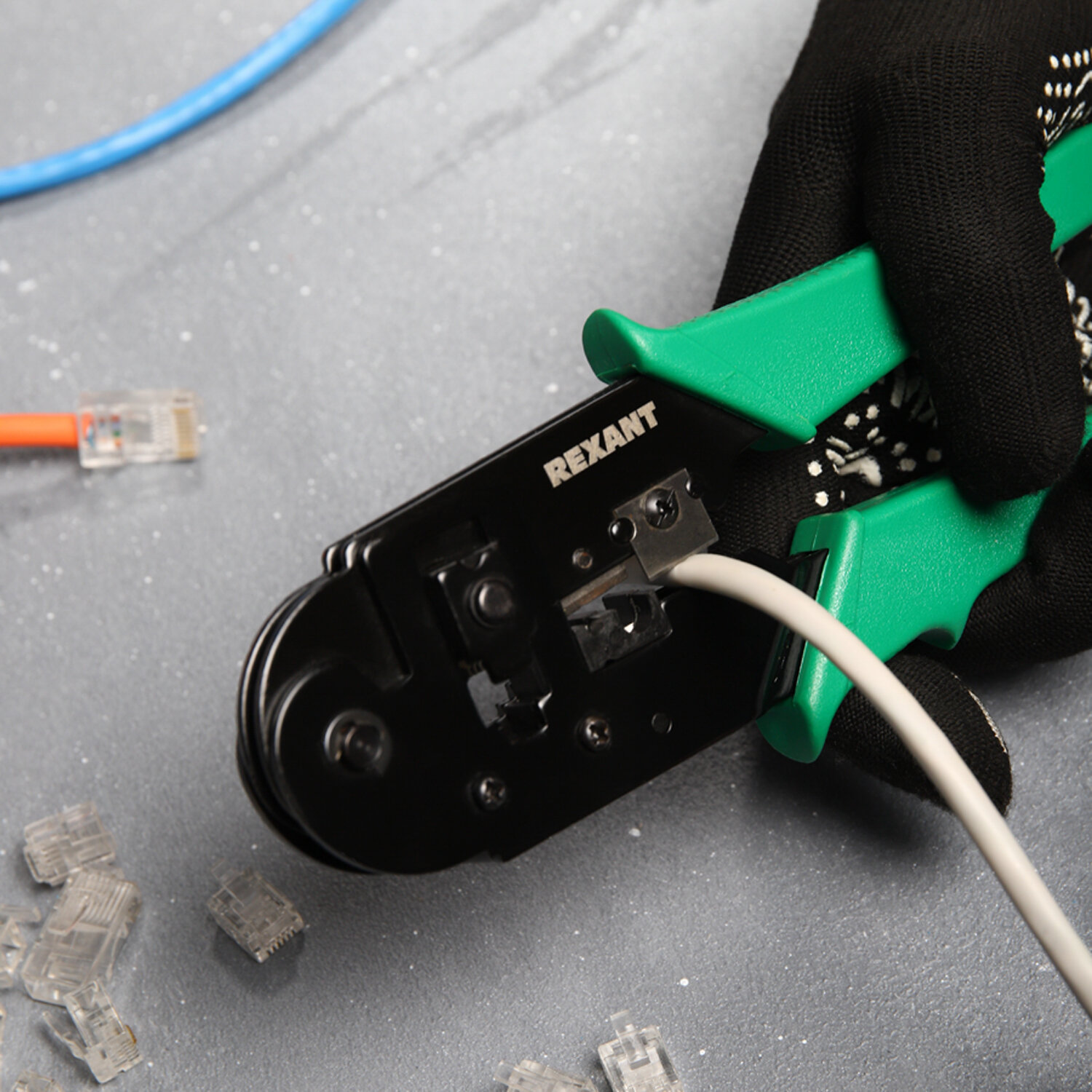 Кримпер для обжима разъема RJ-45 и снятия изоляции со сменными матрицами. REXANT