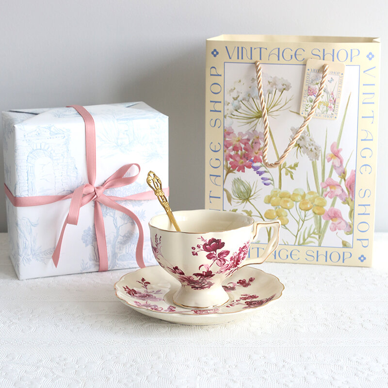 Французская винтажная керамическая чашка с блюдцем в европейском дворцовом стиле, расписанная золотом, для кофе и английского послеобеденного чая.