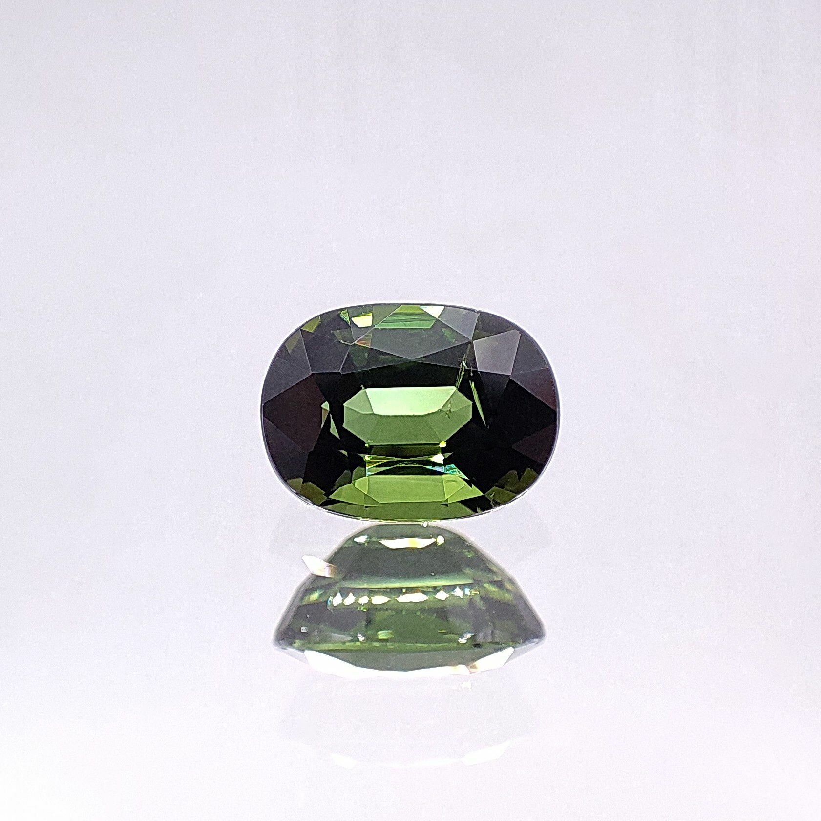 Турмалин Верделит кушон 1.73 ct. Мозамбик + гемм. заключение