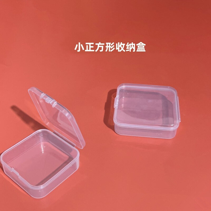 Прозрачная квадратная коробка размером 4.5x4.5x2 см для демонстрации маленьких ювелирных изделий и серег