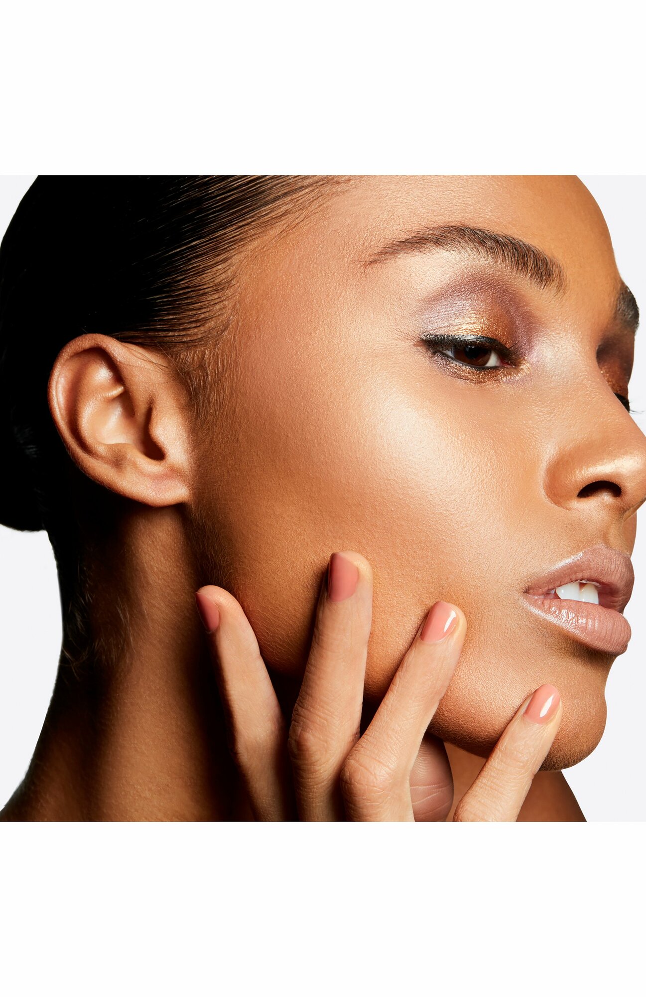 Компактная пудра Extra Dimension Skinfinish, Glow With It (9g) MAC