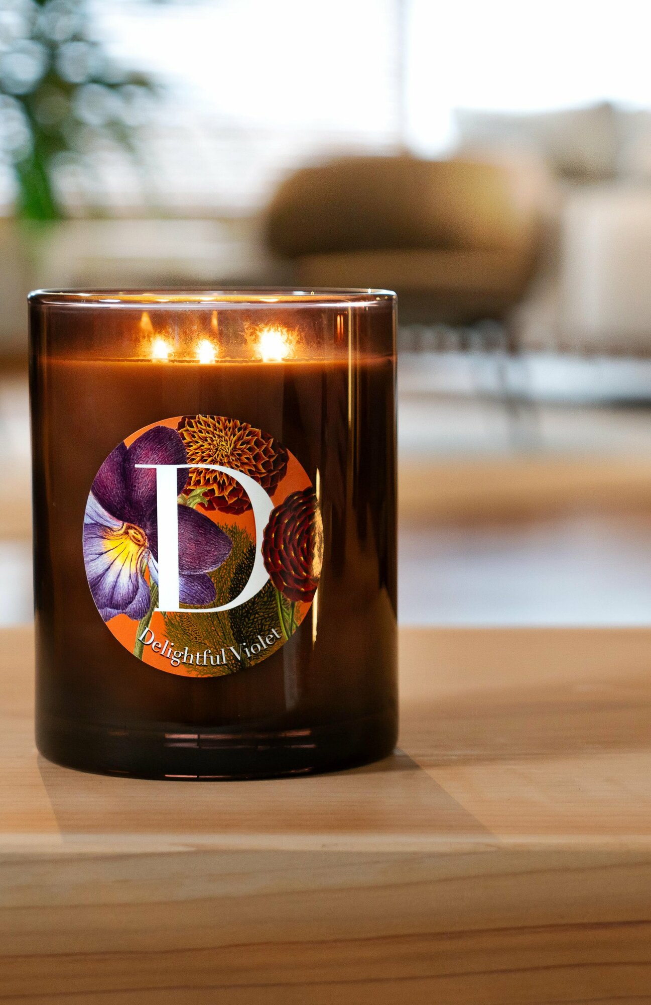 Свеча аромат Delightful Violet (900g) Pernici