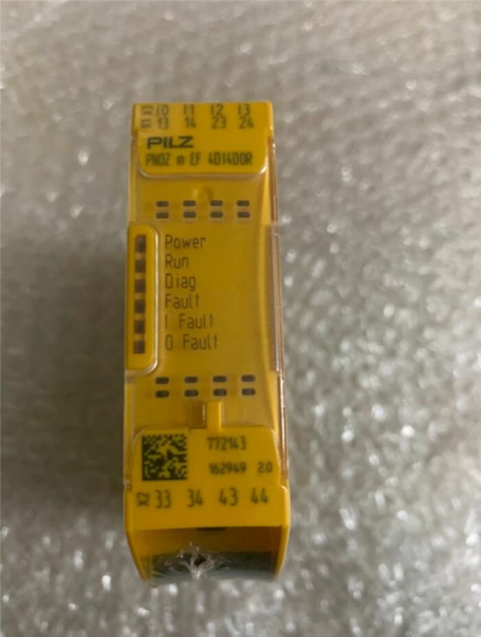 Модуль PILZ 772143 PNOZ m EF 4DI4DOR Module Safety Relay