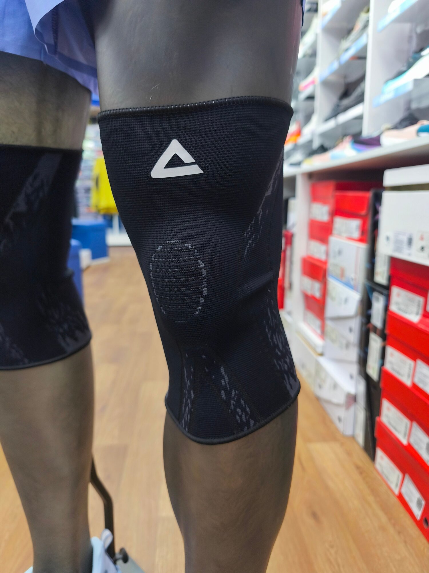 Наколенник PEAK KNEE PROTECTOR — фото 1