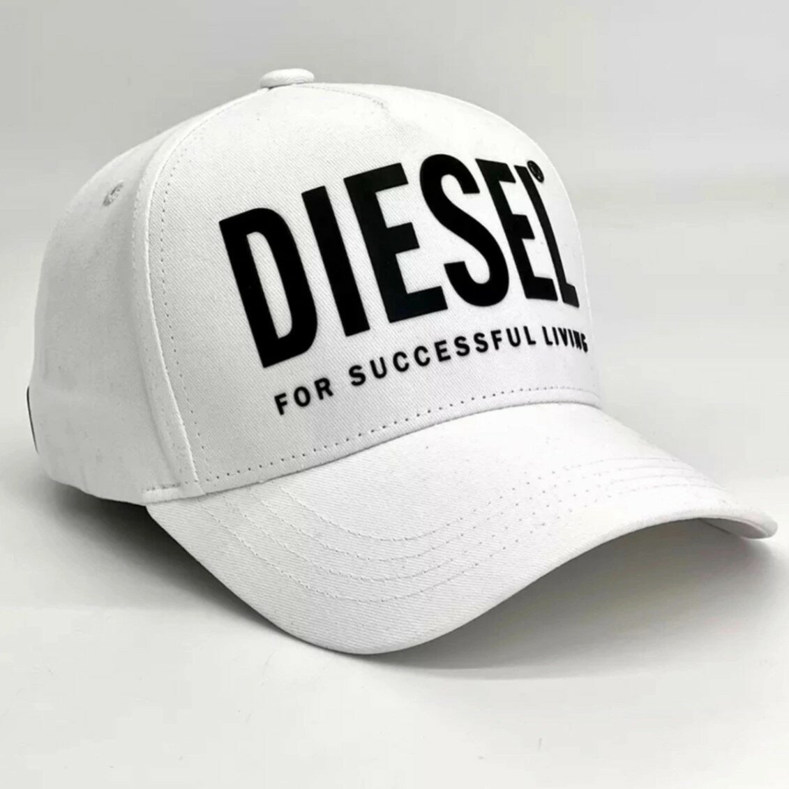 Бейсболка  DIESEL, цвет белый, твёрдый лоб для мужчин и женщин