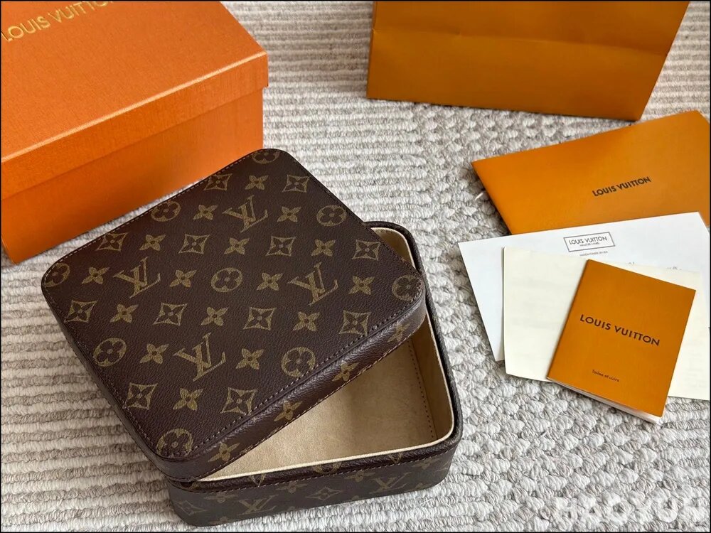 Louis Vuitton Шкатулка