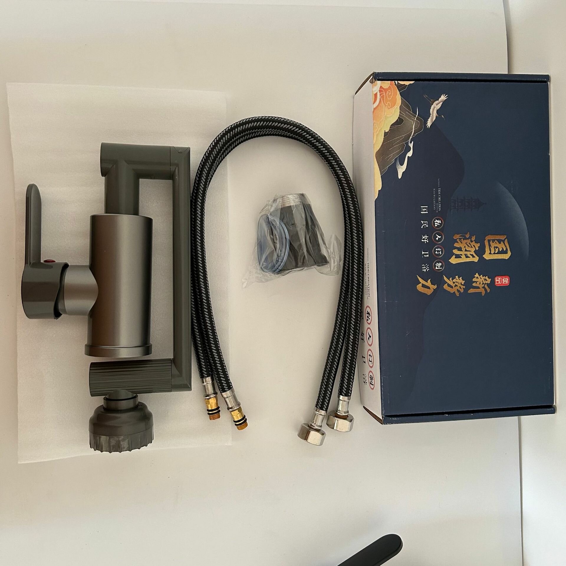 Смеситель для раковины Lucky Cat, с функцией подачи горячей и холодной воды, для домашнего использования, подходит для умывальника и шкафчика в ванной комнате, с функцией универсального вращения и повышения давления.