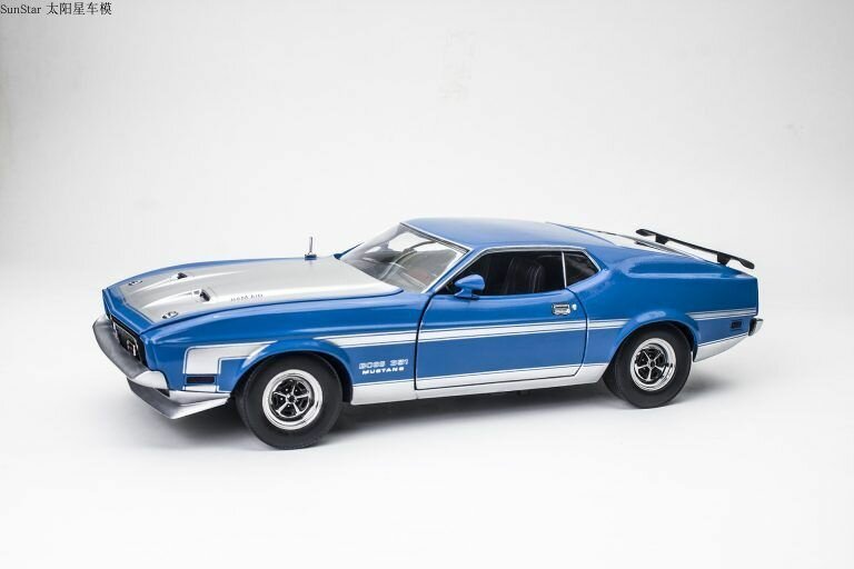 SunStar Модель автомобиля в масштабе 1:18 1971 Ford Mustang № 3635 Желтый