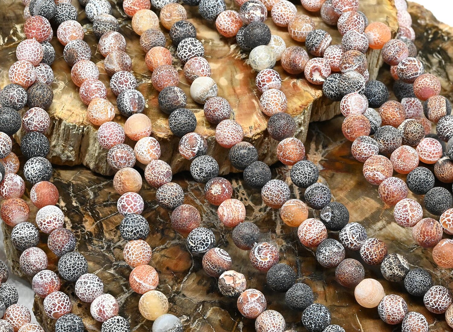 Бусины из агата Вены Дракона шарик 6мм цв. красный, черный матовый, 36см, 64 бусин .