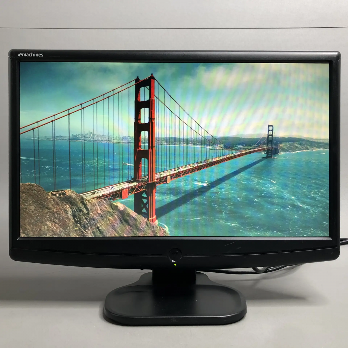 18.5" Монитор eMachines E190HQVb, 1366x768, TN+film, черный