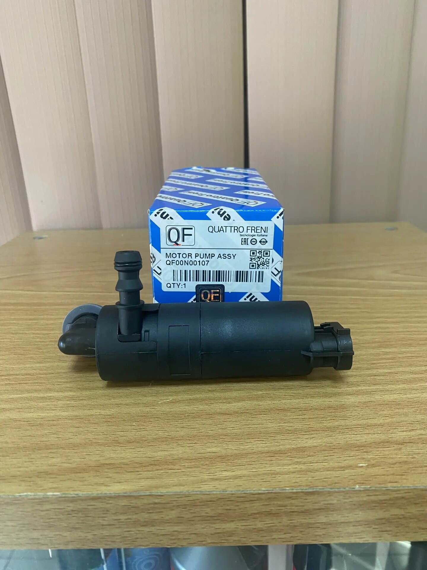 Насос омывателя фар Toyota Corolla #150, Auris 06-12, Nissan Juke 10