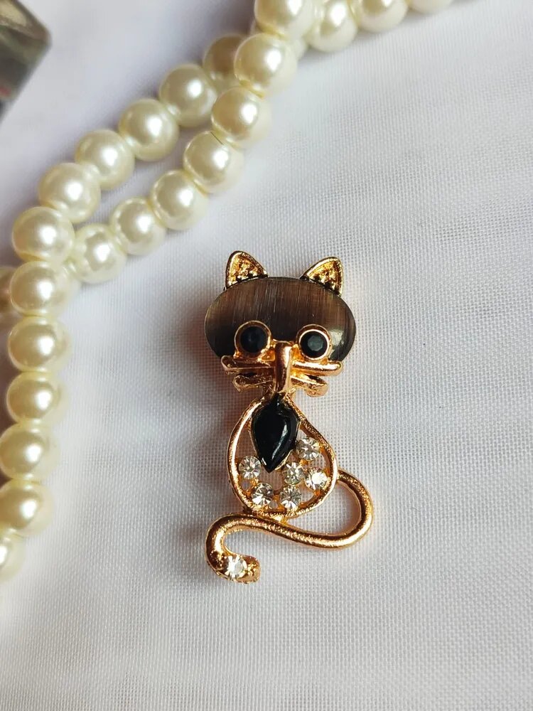 Брошь, стразы