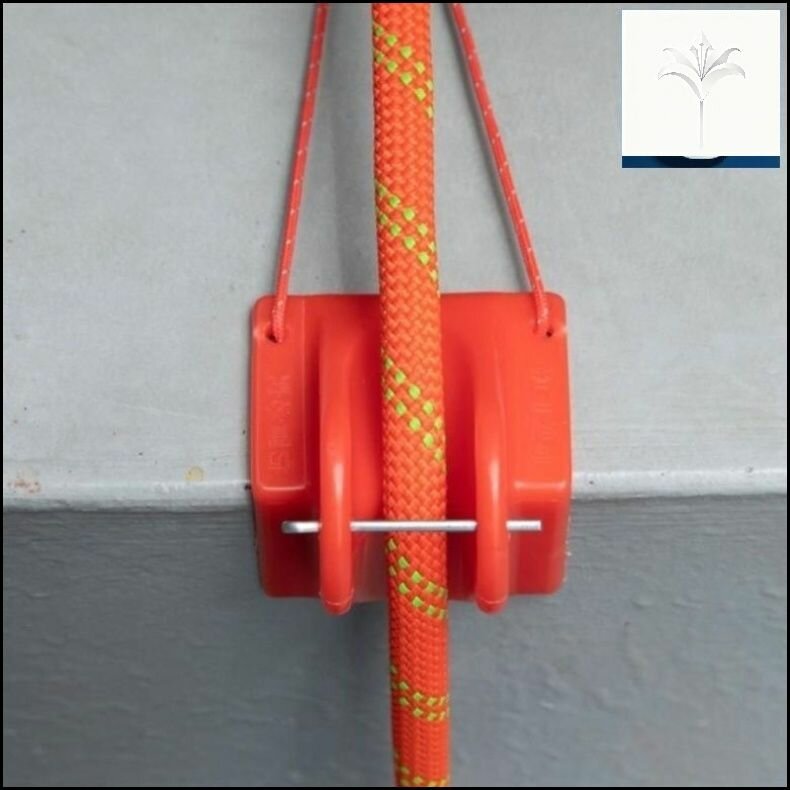 Эксклюзивный комплект из двух высотных страховочных тросов с фиксированным втягивающим механизмом