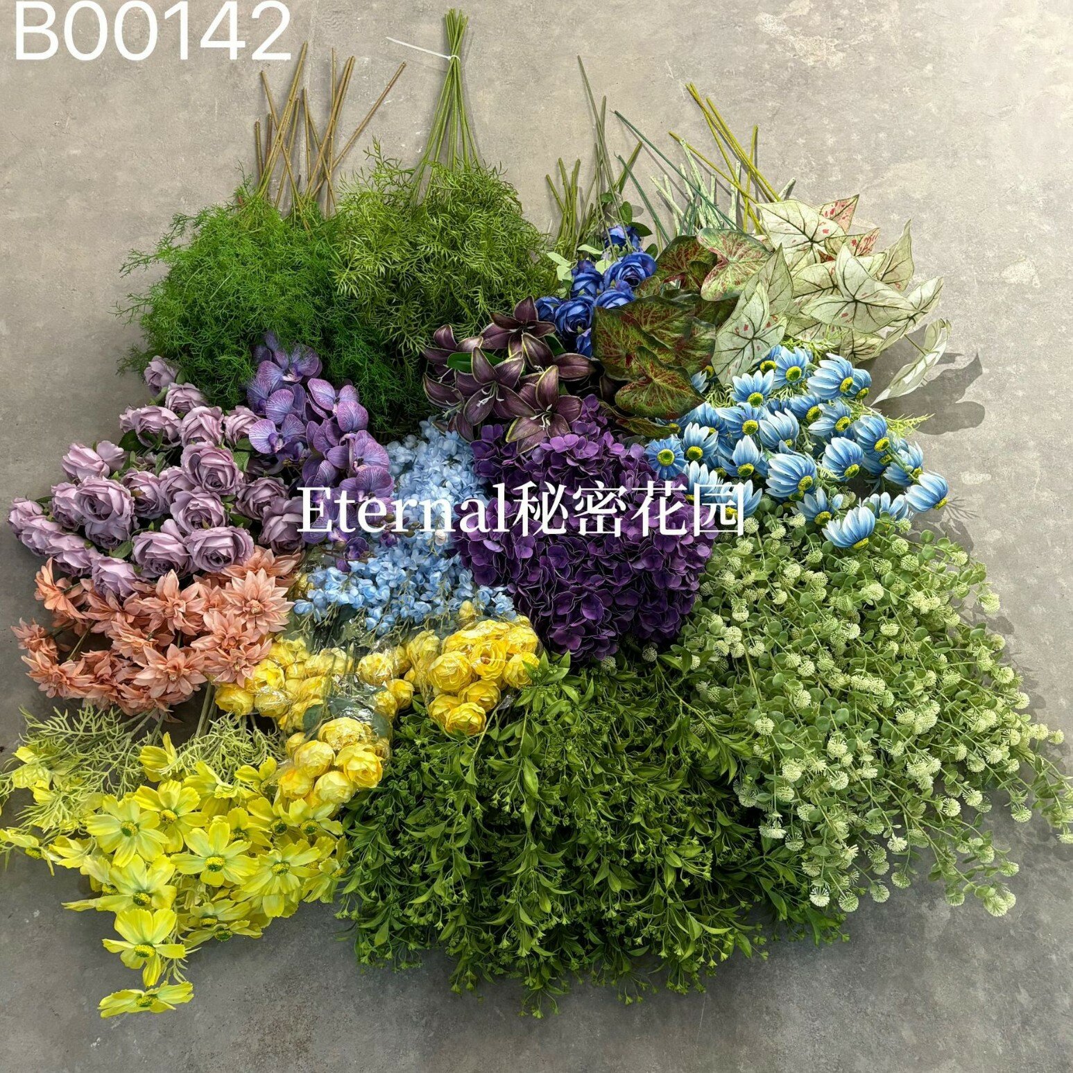 Набор цветочных композиций "Моне", 350 цветов, ручной букет