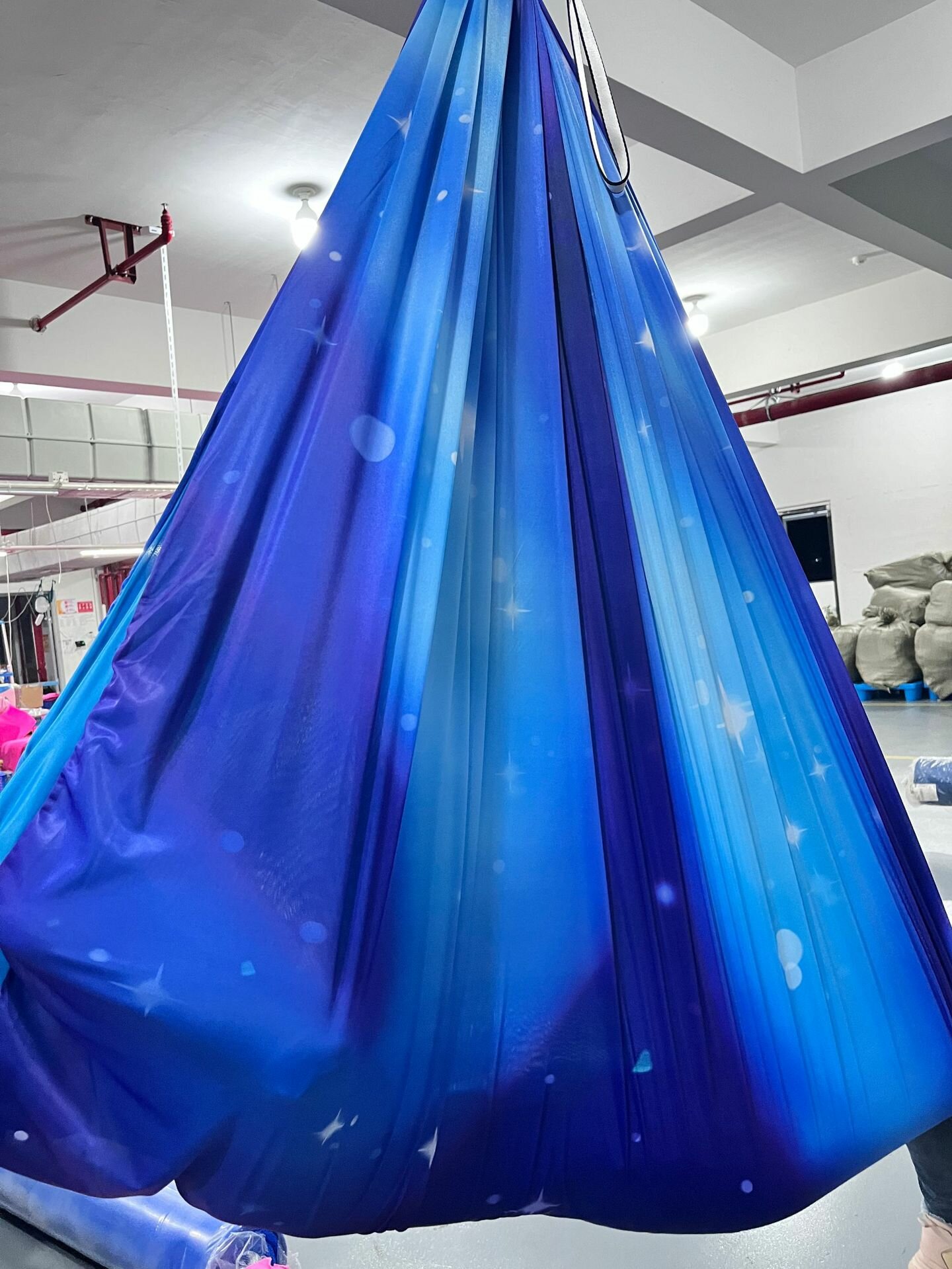 Детский гамак для использования в помещении и на улице, эластичный сенсорный гамак для воздушной йоги для детей, подвесного типа.