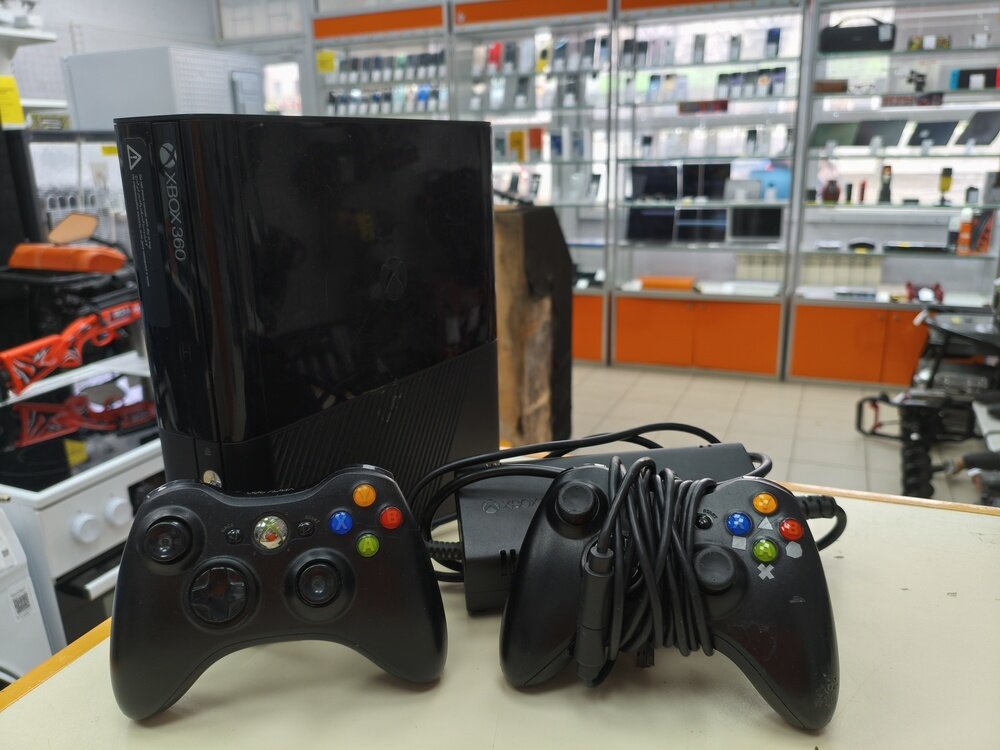 Игровая приставка Xbox 360; Б/У, уценка