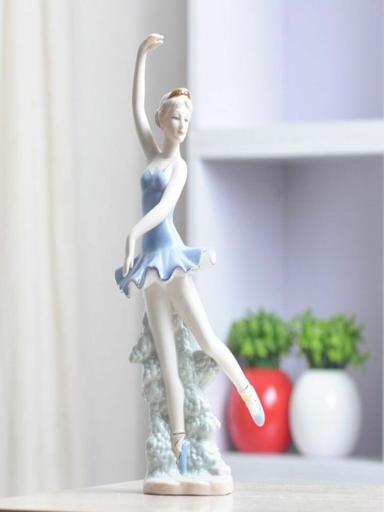 Фигурка "Танцующая Девушка", керамика, ручная работа, 28x22см
