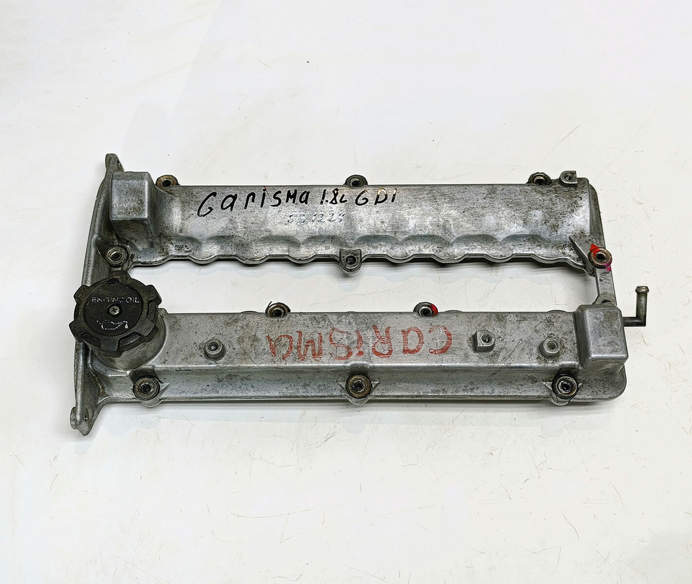 Крышка клапанная Mitsubishi Carisma 1.8 GDI