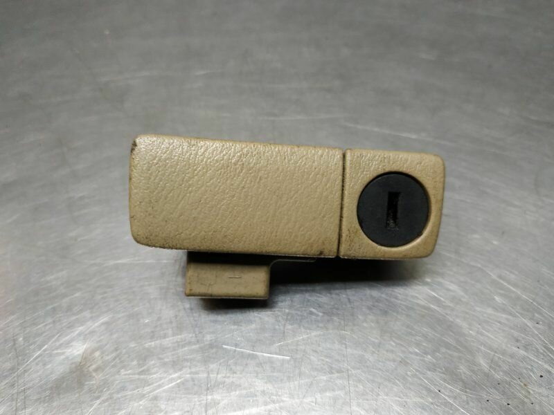 Замок бардачка Nissan Maxima A32 VQ30DE (б/у) Б/У с пробегом