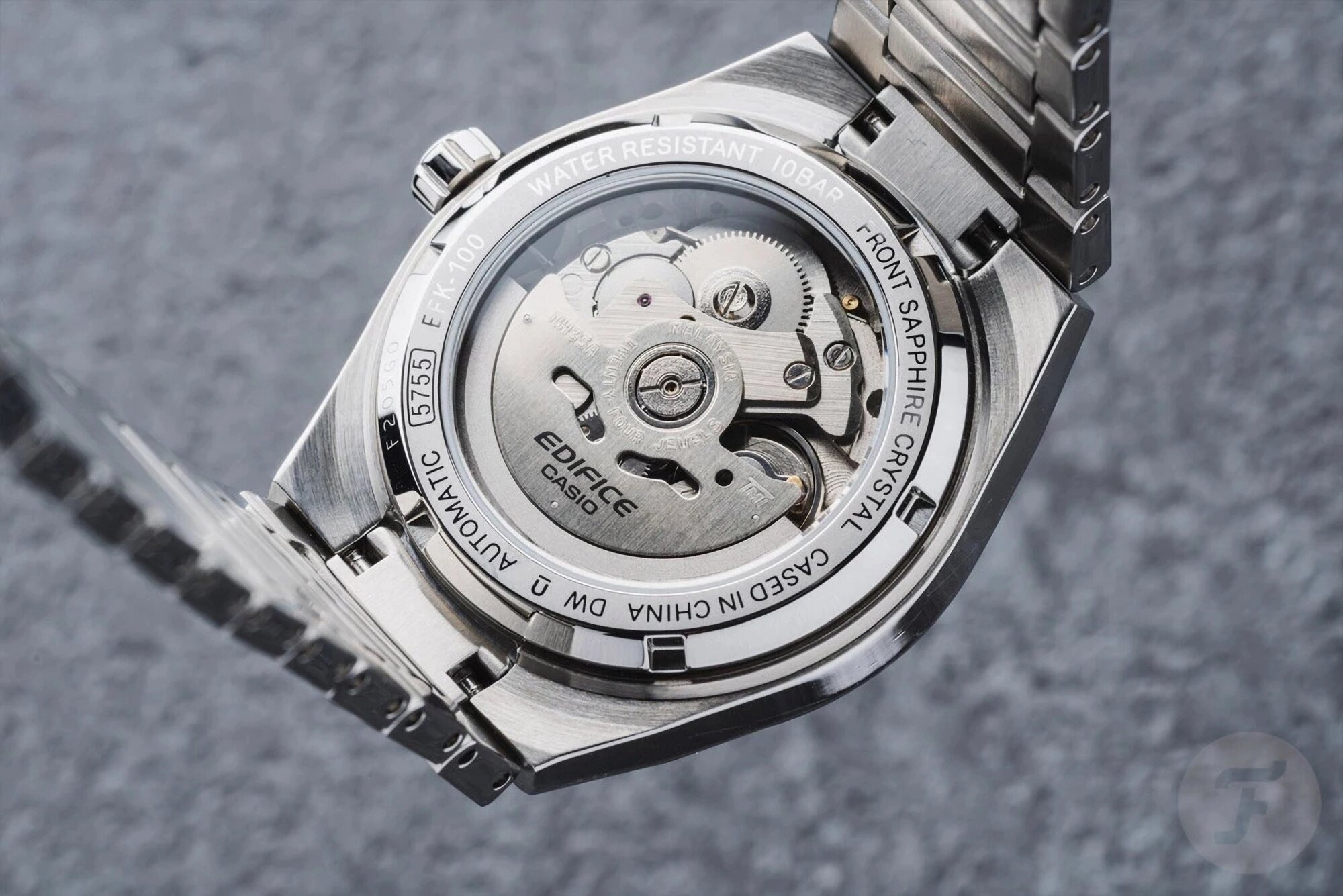 Наручные часы CASIO Edifice, серебряный, зеленый — фото 1